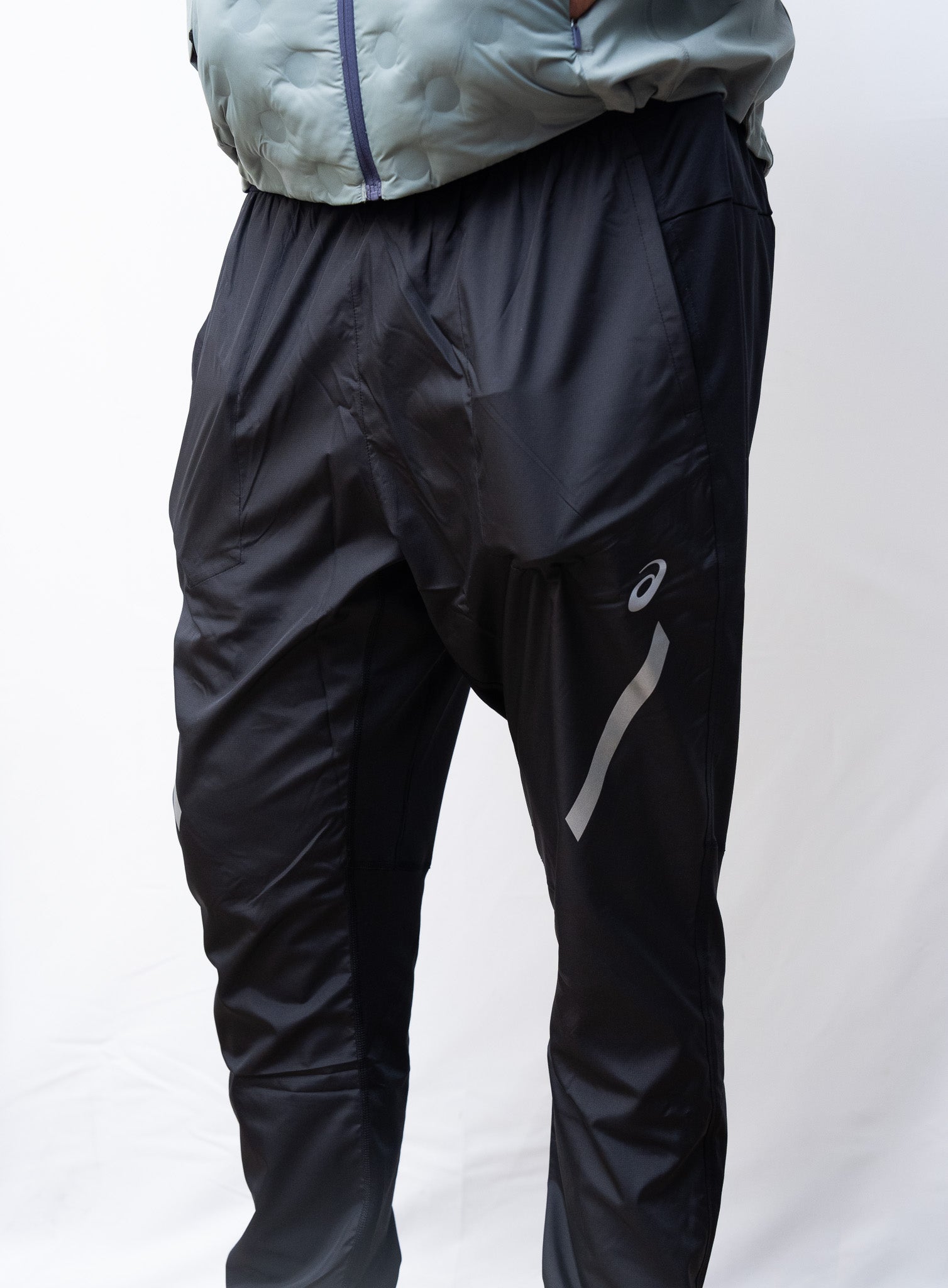 ASICS JOGGING NOIR – MACADAM PARIS